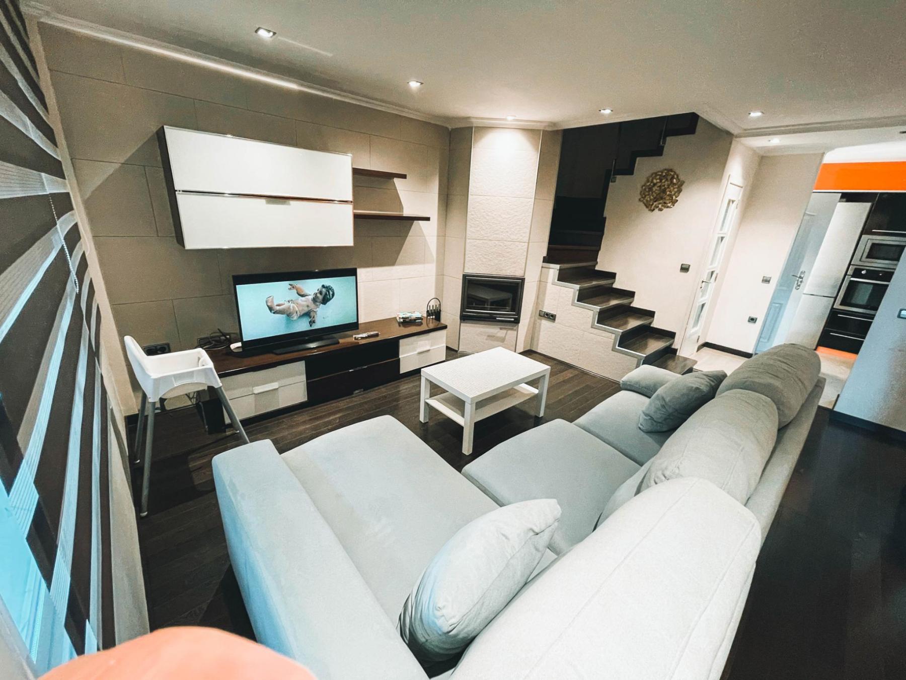 La villa del Sol es una casa dúplex unifamiliar para 6 personas