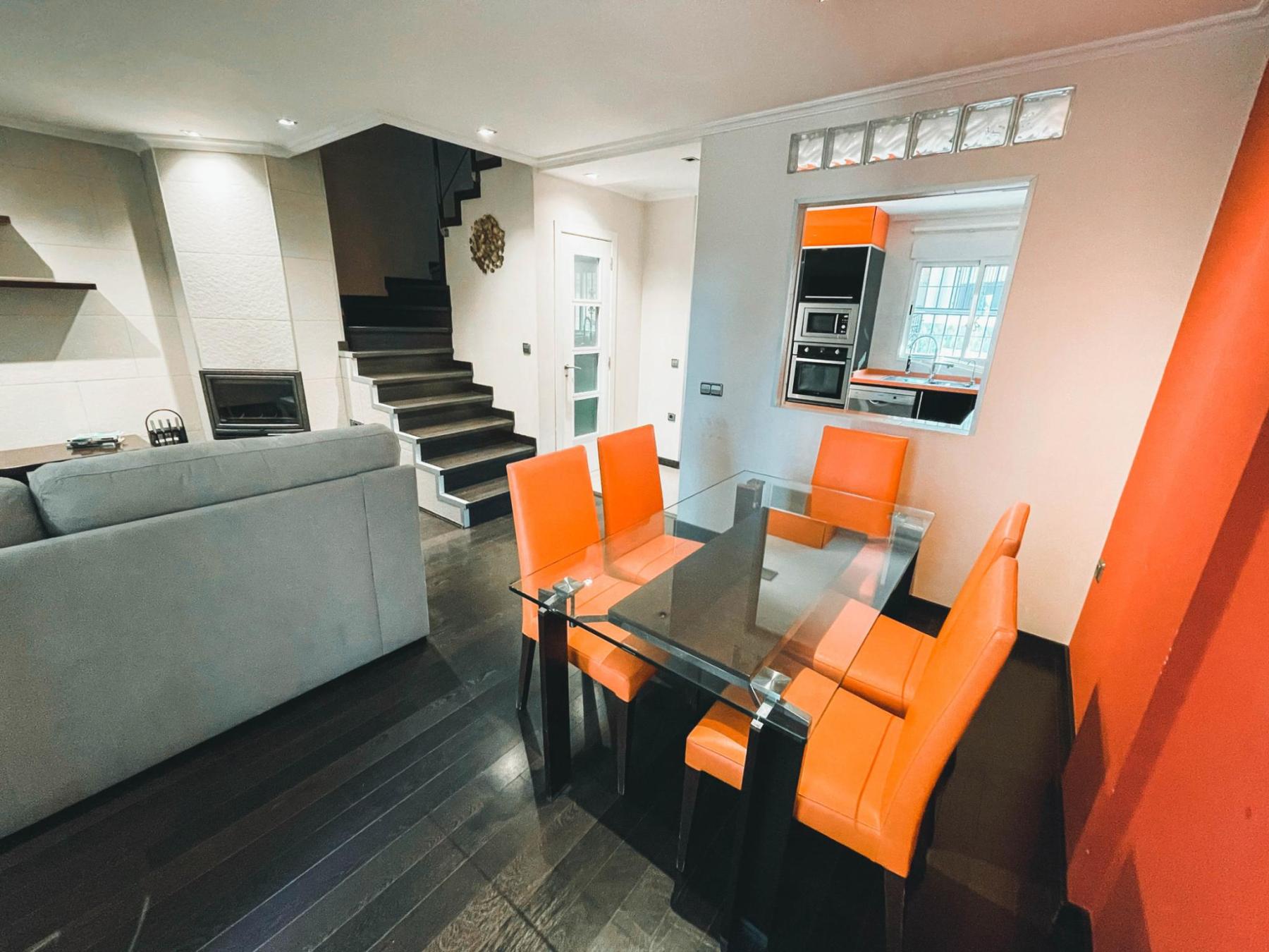 La villa del Sol es una casa dúplex unifamiliar para 6 personas